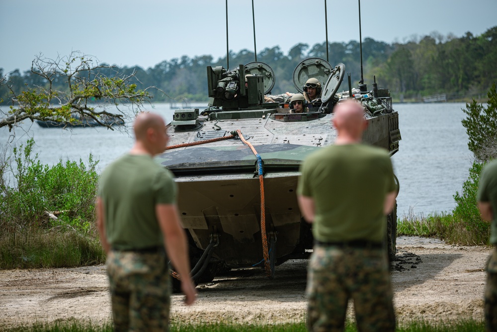M113 Armored Personnel Carrier: Vietnam to Today - Military Vehicles Vault